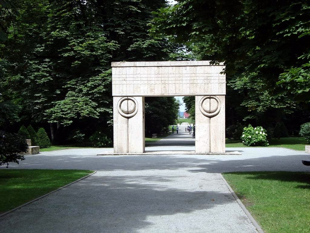 Poarta Sărutului, templu al iubirii și al morții! Brâncuși: „M-a purtat ...