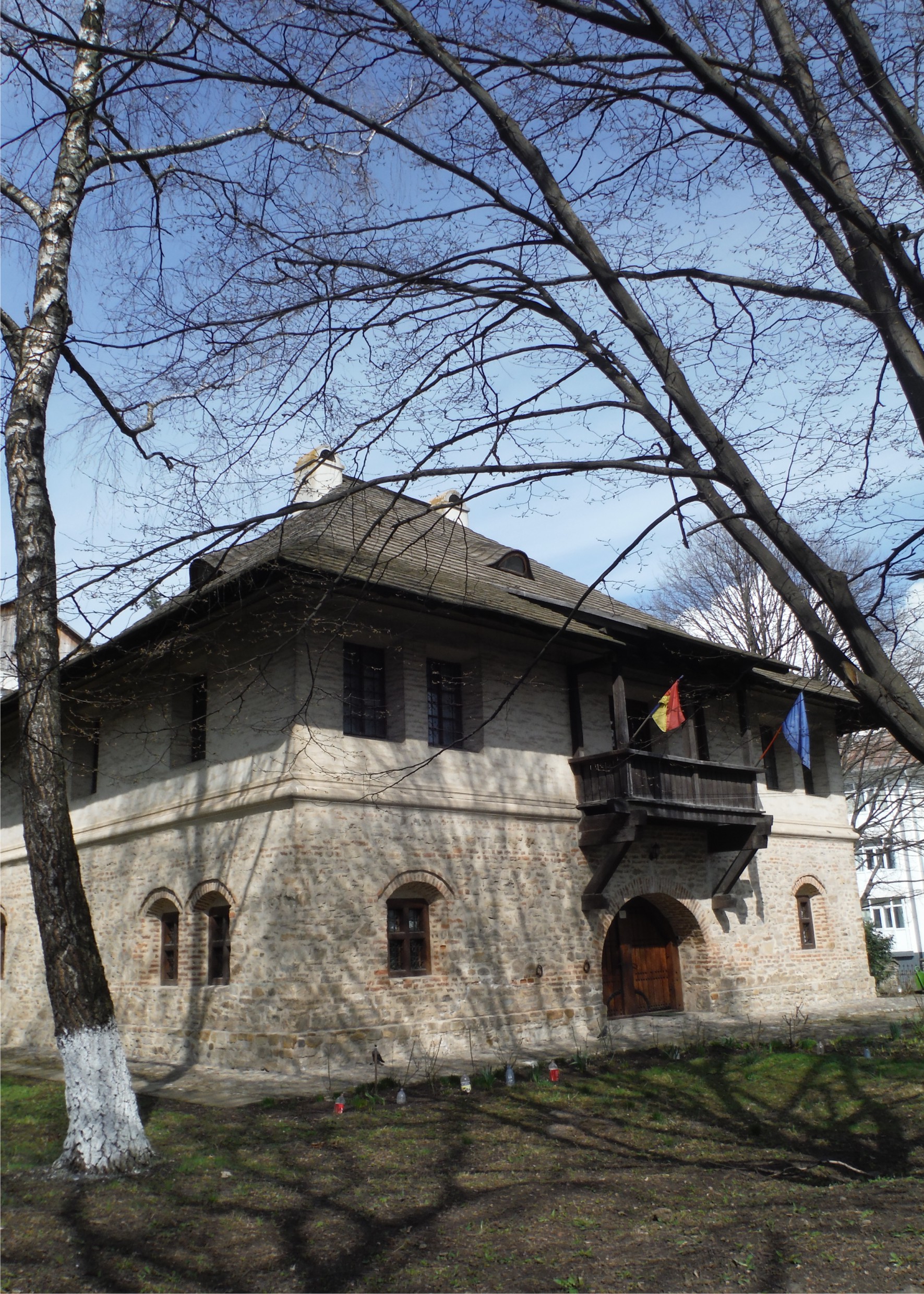 Hanul Domnesc din Suceava, cea mai veche clădire civilă din acest oraș ...